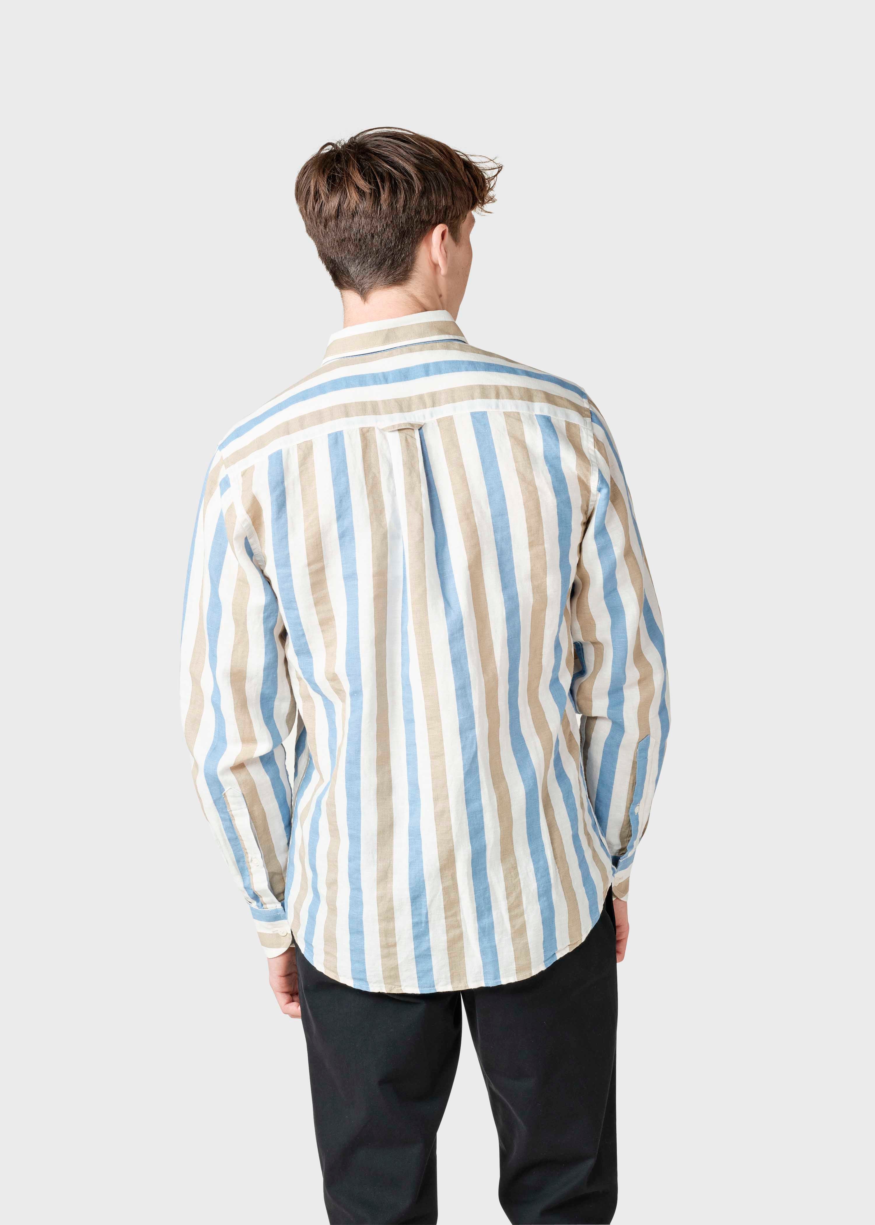 Valdis shirt - Light blue/pastel sand – klitmollercollective.dk